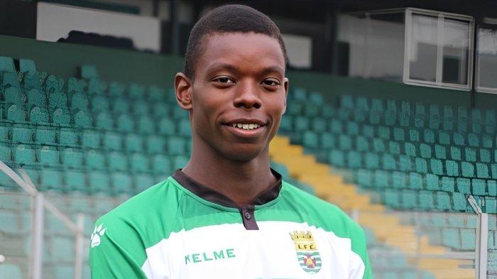 Profil Adilson Silva, Pesepak Bola Portugal Gagal Bersinar di PSM ...