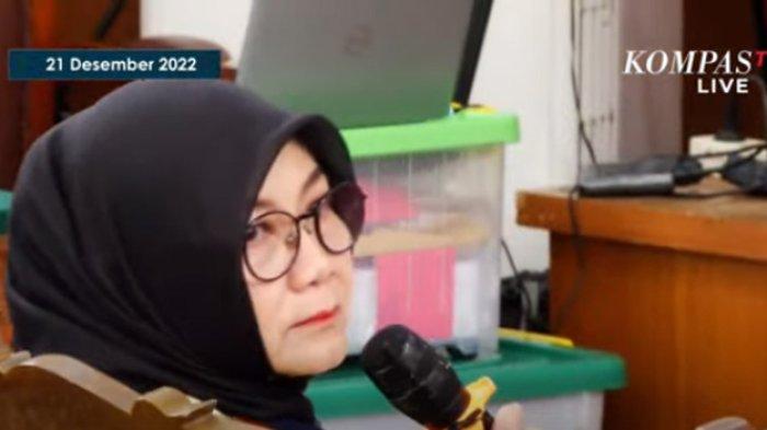 Ahli Psikologi Reni Dicemoh Netizen ketika Bersaksi di Persidangan ...