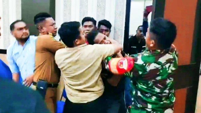 Sosok Brigpol Charles Aniky Aniaya Warga yang Sampaikan Keluhan ke ...