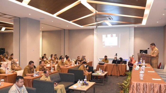 Wabup HMA Yusuf Siregar Buka Sosialisasi Peremajaan Kelapa Sawit ... Wabup HMA Yusuf Siregar Buka Sosialisasi Peremajaan Kelapa Sawit ...