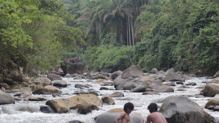 Menikmati Kesegaran Air di Damparan, Wisata di Bawah Kaki Gunung ...