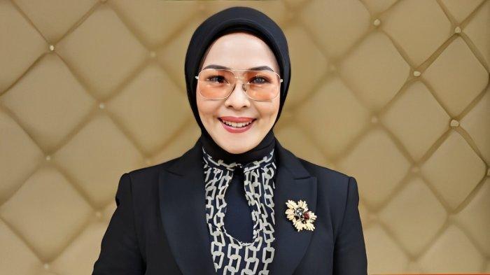 Profil Ana Sofa Yuking, Pengacara Kondang yang Sempat Maju Sebagai ...