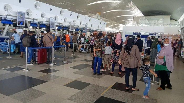 Bandara Kualanamu Mulai Padat Jelang Arus Balik, Begini Kondisinya - Tribun-medan.com