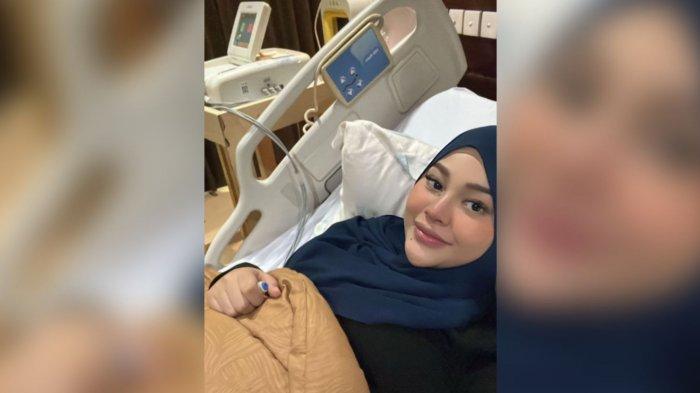 Aurel Melahirkan Anak Pertama di Tanggal Cantik, Unggahan Foto Tangan Mungil Menarik Perhatian ...