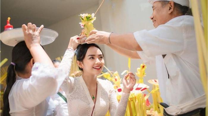 Profil Ayu Puspa Anggraeni Putri, Selebgram yang Senyumnya Memikat ...