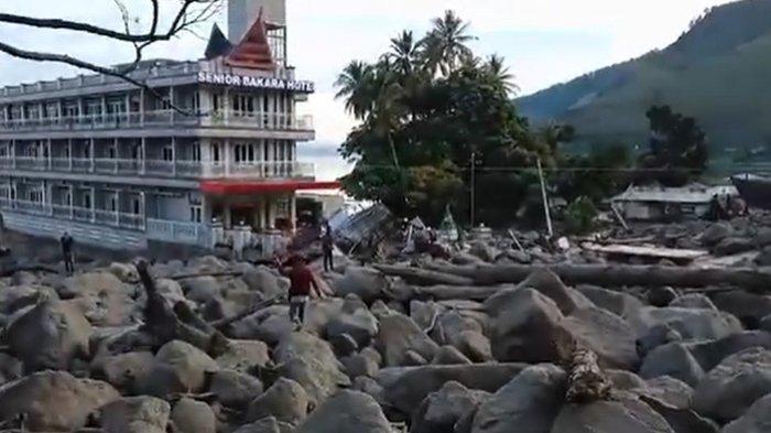 POTRET Banjir Bandang-Bebatuan Besar Terjang Desa Simangulampe Bakti ...