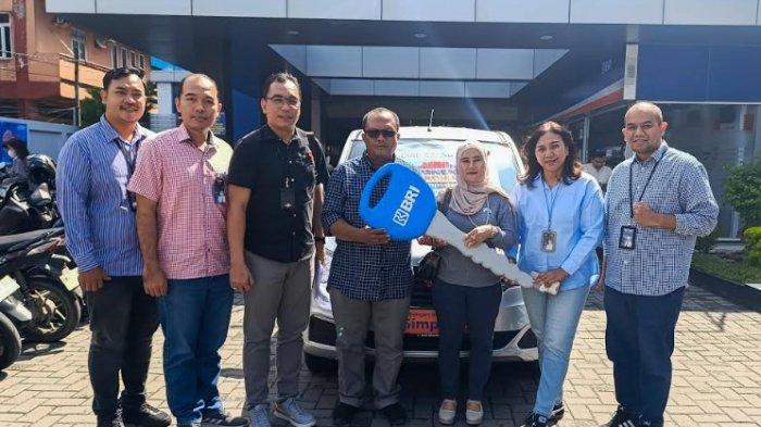 BRI Medan Sisingamangaraja Serahkan Mobil Kepada Pemenang Panen Hadiah Simpedes BRI 2024 ...