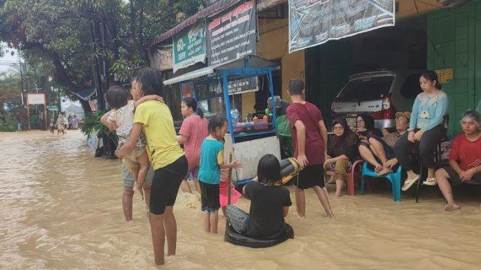 Banjir Kepung Kota Medan Semalaman, BPBD Sebut Air Sudah Surut, Warga Sudah Kembali ke Rumah ...