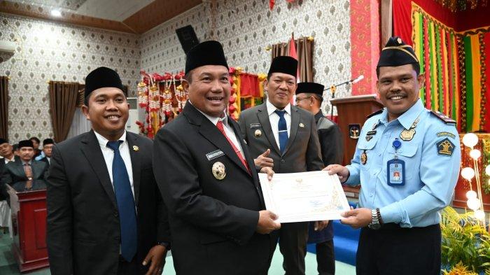 Beri Pelayanan Publik Terbaik, Kantor Imigrasi Sibolga Raih Penghargaan Wali Kota Sibolga ...