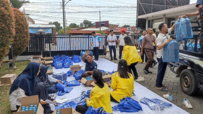 Berbagi di Bulan Ramadan, UT Medan Bagikan 450 Paket Takjil ke Pengguna Jalan - Tribun-medan.com