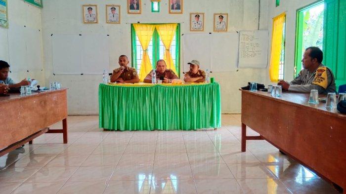 Bhabinkamtibmas Polsek Sipispis Ikuti Musrenbangdes Tahun 2023 Desa