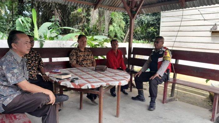 Sambang Desa Bhabinkamtibmas Polsek Torgamba Di Desa Asam Jawa Tribun