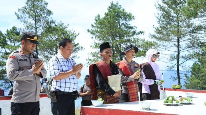 Tutup Bintra Bintara dan Doa di Pusuk Buhit, Kapolres Samosir: Semoga ...