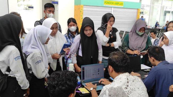Sudah 3.000 Orang Punya Kartu Potongan Naik Bus Metro Deli, Kini ...