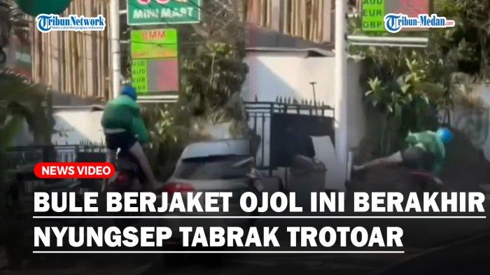 VIRAL!, Bule Berjaket Ojol Ugal-ugalan dan Salip Mobil dari Kiri, Berakhir Nyungsep Tabrak ...