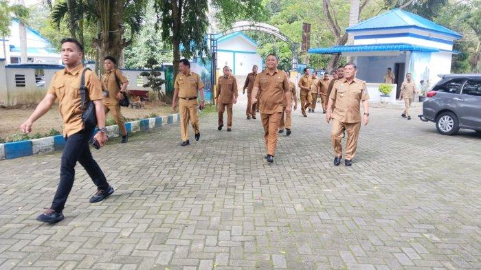 HARI Pertama Masuk Kerja, Kehadiran ASN di Deli Serdang 98,79 Persen, Bupati Lakukan Sidak ...