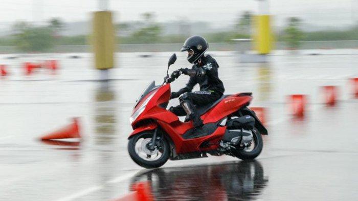 Cara Mudah Merawat Motor di Musim Hujan - Tribun-medan.com