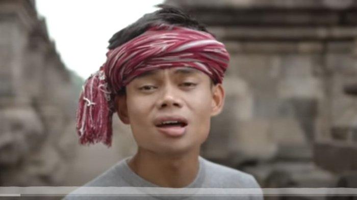 Lirik Lagu Batak Sada Baen Roham Dipopulerkan Osen Hutasoit, Berikut ...