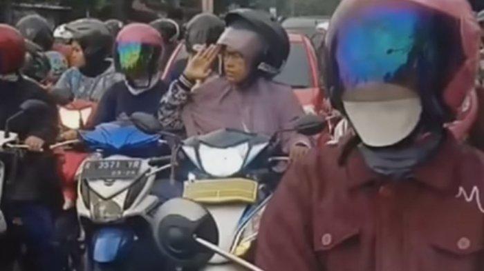 Viral Emak-emak Pemotor Hormat saat Dengar Lagu Indonesia Raya, Langsung Dipanggil Dandim ...