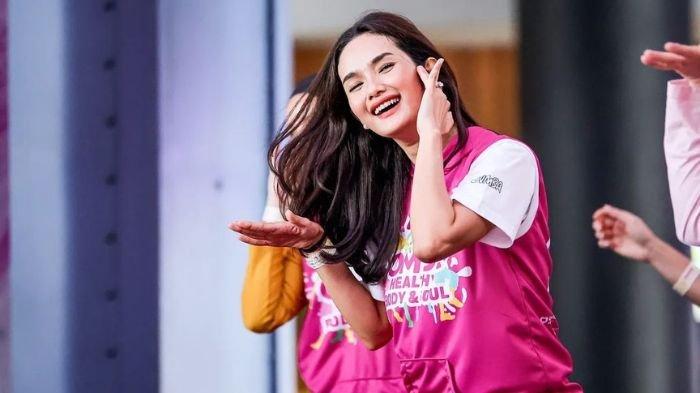Profil dan Biodata Faby Marcelia, Artis Cantik yang Nikah Muda Lalu ...