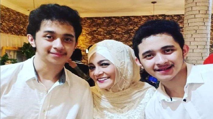 Cerai 3 Kali, Artis Kondang Ini Terpikat Pada Pria Bule yang Nyaris ...