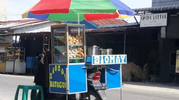 Viral Lokal: Pedagang Siomay Ditipu 2 Pria di Medan Helvetia, Gerobak ...