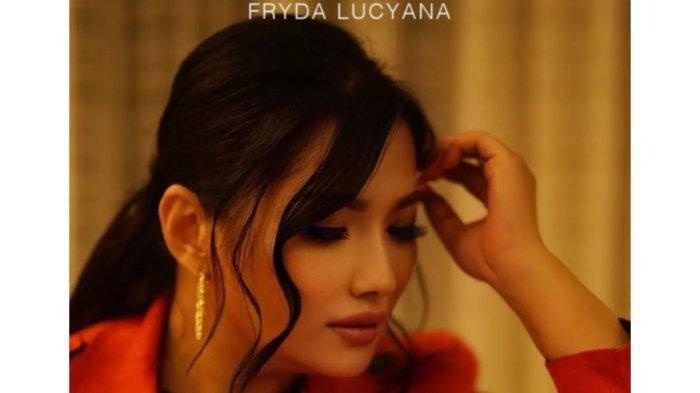 Fryda Lucyana, Penyanyi Indonesia, Sampaikan Pesan Mendalam lewat Video Musik Single Sumpahku ...