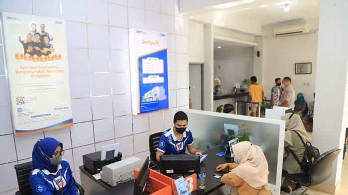 Bersama Pegadaian dan PNM, BRI Hadirkan Gerai Senyum untuk Bantu Nasabah Ultra Mikro - Tribun ...