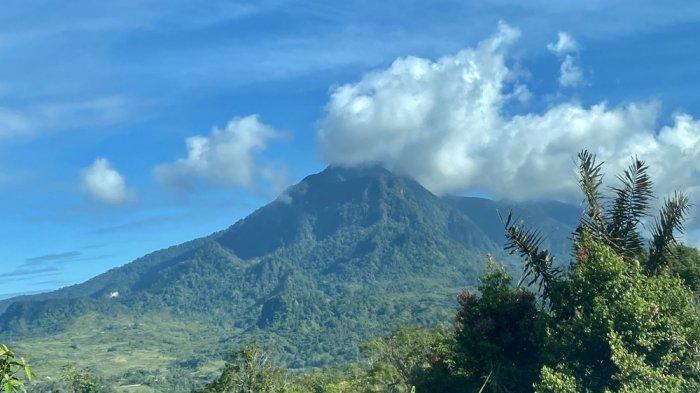 Gunung Dolok Pinapan, Puncak Tertinggi di Humbahas yang Masih Misteri ...