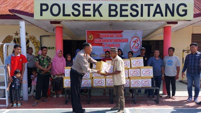 Sambut HUT Ke-78 Bhayangkara, Polsek Besitang Bagi-bagi Sembako untuk Masyarakat - Tribun-medan.com