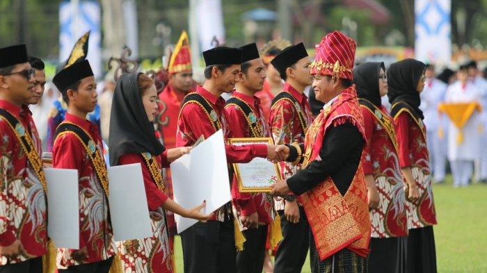 Pj Gubernur Sumut Singgung Soal Pemberantasan Narkoba dan Stunting saat Pimpin Upacara Sumpah ...