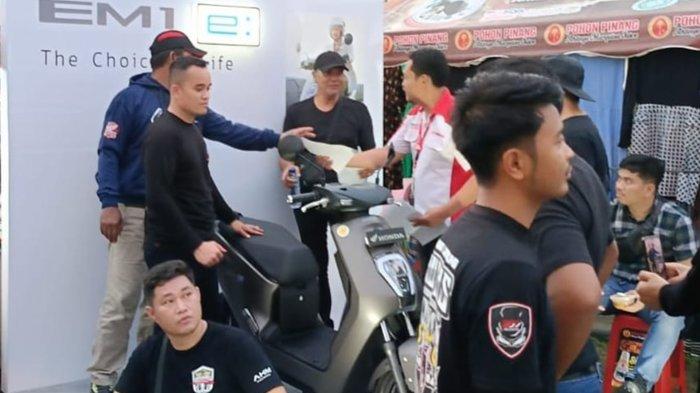 Pesona Motor Listrik Honda Sukses Buat Bikers Meleleh - Tribun-medan.com