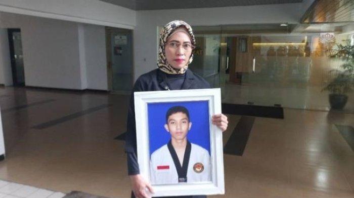 TRAGIS, Usai Ditabrak Pensiunan Petinggi Polri, Mahasiwa UI Dibiarkan ...