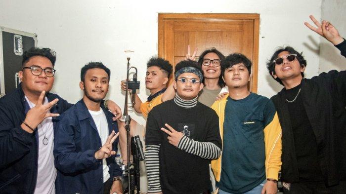 Inthesky, Band Fusion Rap Asal Medan Rilis Single Berjudul Hustlin ...