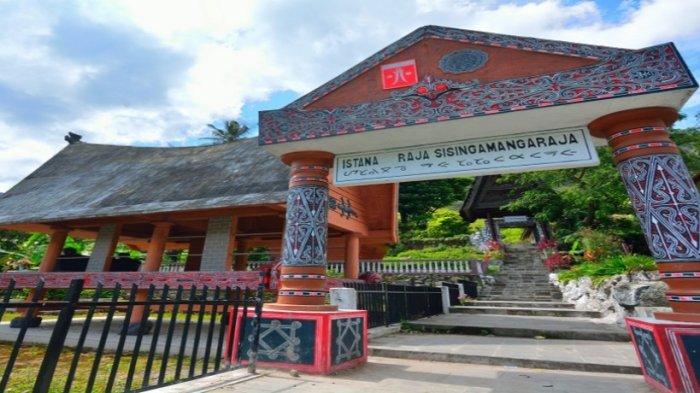 Istana Raja Sisingamangaraja di Kabupaten Humbang Hasundutan, Objek ...