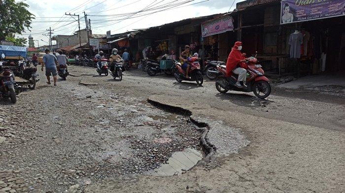 Pak Gubernur, Jalan Provinsi di Marelan Hancur Lebur Nih tak Tersentuh ...