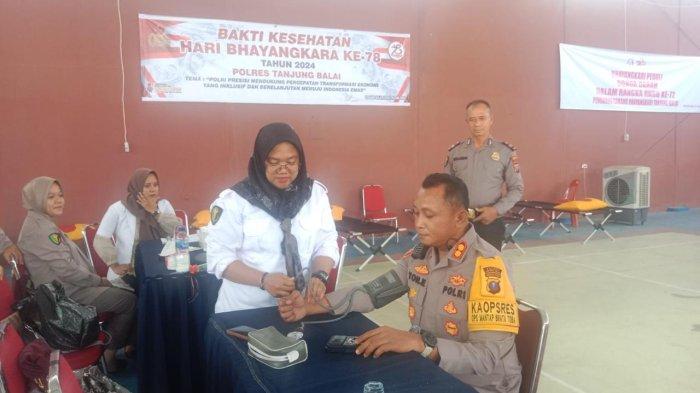 Sambut Hari Bhayangkara Ke-78, Kapolres Tanjung Balai Pimpin Donor Darah - Tribun-medan.com