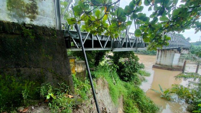Jembatan Penghubung Jalinsum-Kisaran Amblas Kena Longsor, Pondasi Retak ...