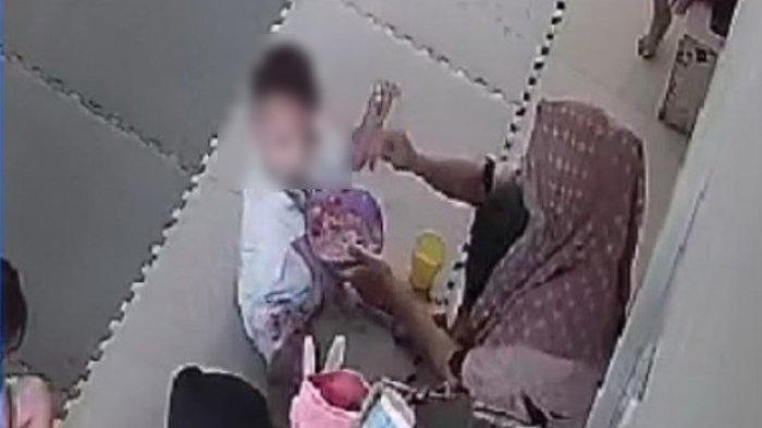 VIRAL LOKAL: Beredar di Medsos Penganiayaan Balita di Day Care Kota Medan. Terekam CCTV - Tribun ...