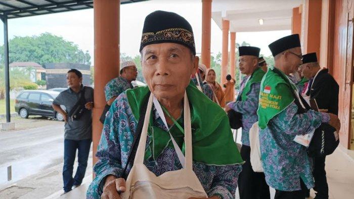 Cerita Kakek Istadi Beli Sepatu Baru untuk Naik Haji - Tribun-medan.com