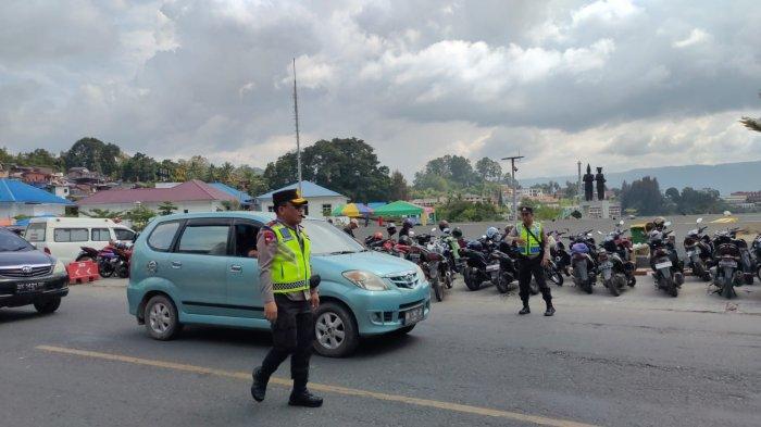 Turun ke Jalan, Kapolda Sumut Urai Kemacetan di Obyek Wisata Parapat ...