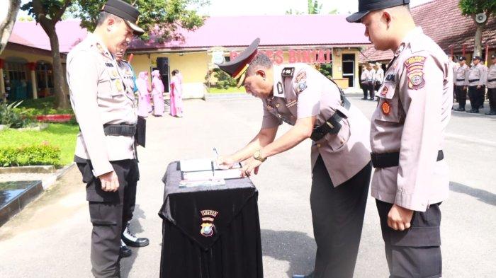 Polres Binjai Sertijab Dua Pejabatnya, Kasat dan Kabag Diganti - Tribun ...
