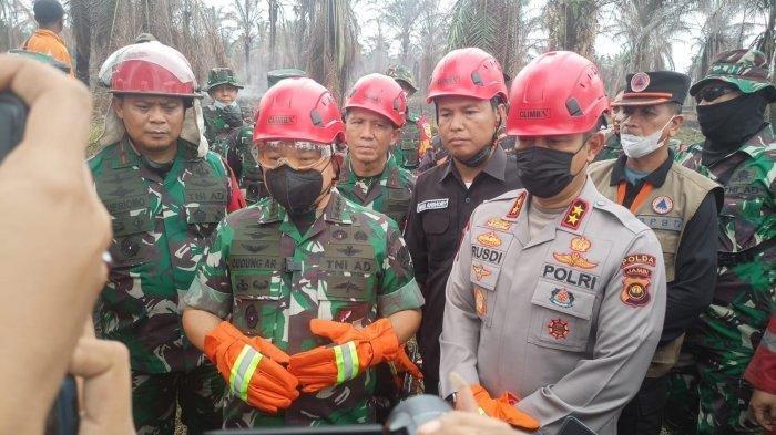 AKSI KASAD Dudung Abdurachman Ikut Terjun Memadamkan Kebakaran Hutan dan Lahan di Jambi - Tribun ...