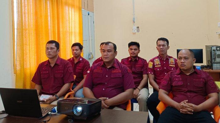 Kembangkan Kompetensi, Pegawai Lapas Labuhan Bilik Ikuti Webinar Series ...