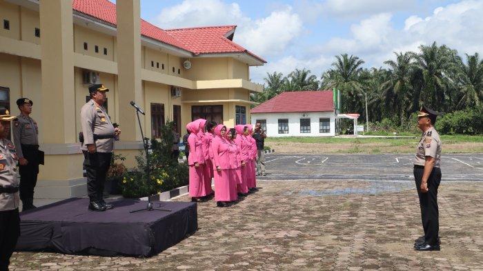 Kapolres AKBP Diari Astetika Pimpin Upacara Kenaikan Pangkat Pengabdian Personel Polres Palas ...