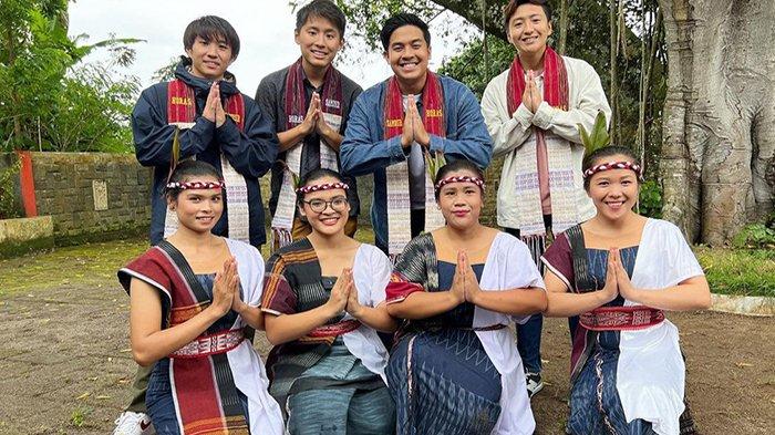 DATANG ke Pulau Samosir, Youtuber Jerome Polin Kunjungi Kampung Sijabat ...