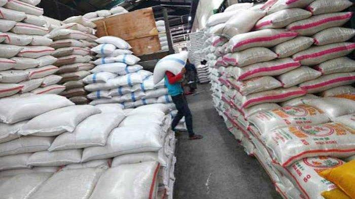 Bulog Klaim Stok Beras Aman Hingga Lebaran, Berencana Akan Tambah 12.500 ton - Tribun-medan.com