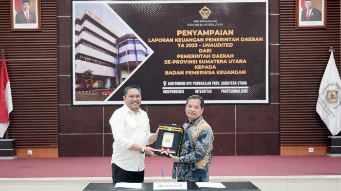 Bupati Franc Tumanggor Serahkan Laporan Keuangan Pemerintah Daerah Pakpak Bharat Tahun 2023 ke ...