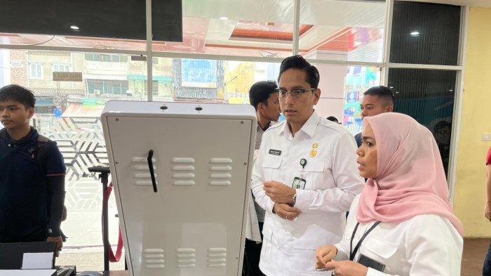Sidak Mal Pelayanan Publik, Tegur Kadis PMPTSP, Wali Kota Rico : Soroti Keterbatasan Blangko e ...
