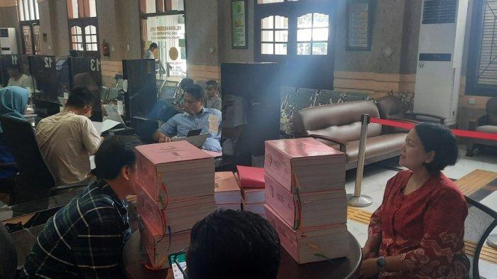 Kejari Medan Limpahkan Berkas Perkara Korupsi Rp 1,8 M Dana BOS di SMK ... Kejari Medan Limpahkan Berkas Perkara Korupsi Rp 1,8 M Dana BOS di SMK ...